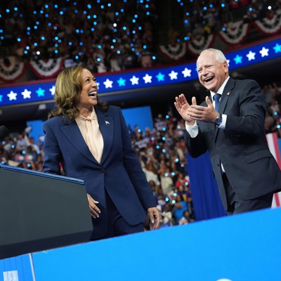 Kamala Harris-Tim Walz ticket debuts to raucous crowd in Philadelphia ...